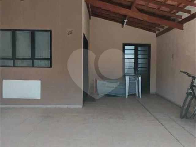 Casa à venda com 2 quartos, sendo 1 suíte, no condomínio Nossa Senhora de Nazaré, São Carlos