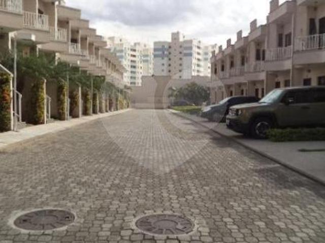 Condomínio com 3 quartos à venda em Vila bela SP