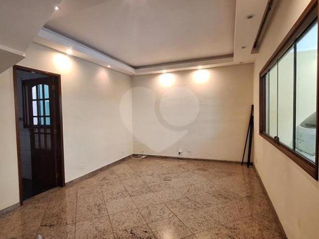 Condomínio com 3 quartos à venda em Vila santos SP