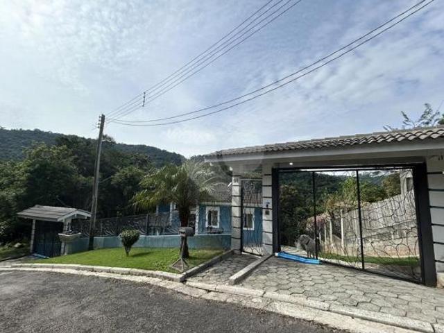 Condomínio com 3 quartos à venda em Caraguatá SP
