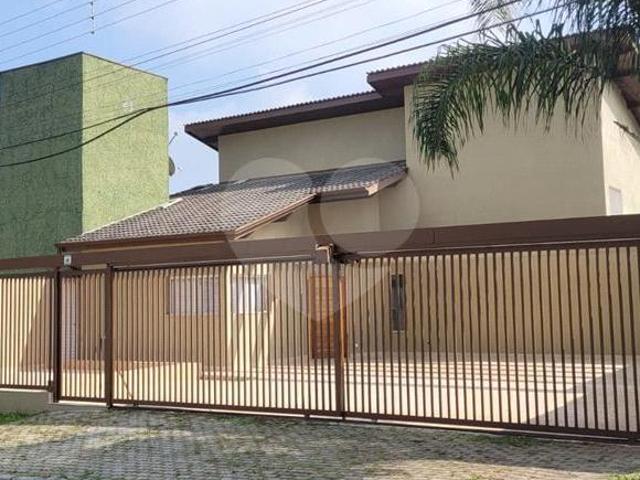 Condomínio com 3 quartos à venda em Caraguatá SP