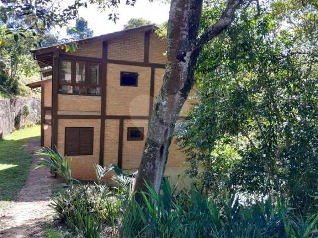 Condomínio com 3 quartos à venda em Caraguatá SP