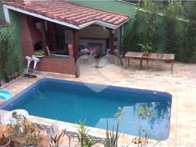 Condomínio com 3 quartos à venda em Caraguatá SP