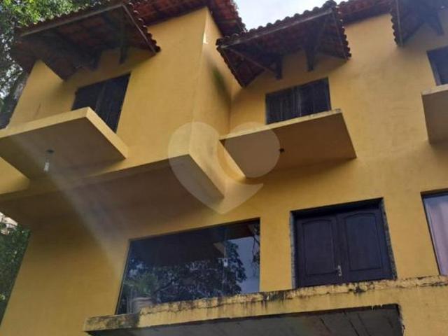 Condomínio com 3 quartos à venda em Caraguatá SP