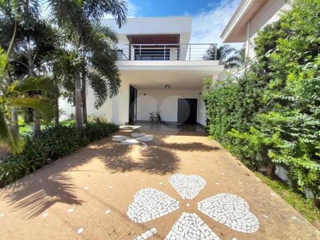 Casa à venda com 3 suítes no condomínio Damha III, São Carlos