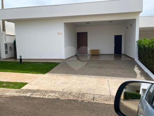 Casa à venda com 3 suítes no condomínio Quebec, São Carlos