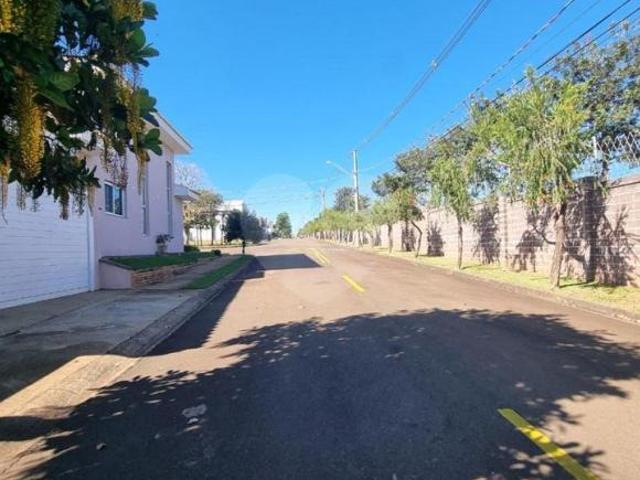 Casa à venda com 3 suítes no condomínio Quebec, São Carlos