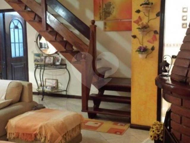 Condomínio com 3 quartos à venda em Jardim das pedras SP