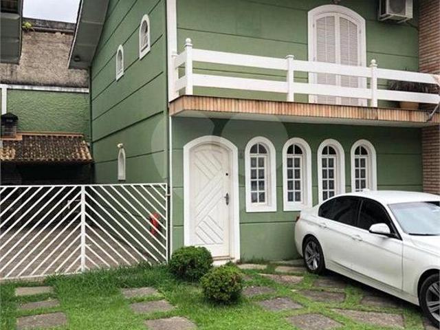 Condomínio com 3 quartos à venda em Jardim das pedras SP