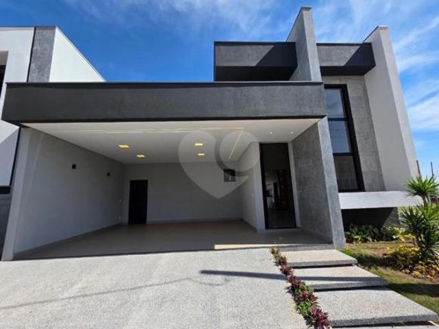 Casa à venda com 3 quartos, sendo 1 suíte, no condomínio Residencial Villeneuve, São Carlos