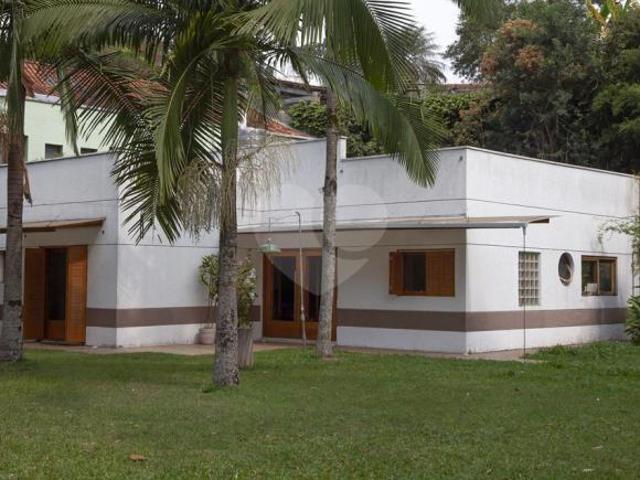 Condomínio com 3 quartos à venda em Pousada dos bandeirantes SP