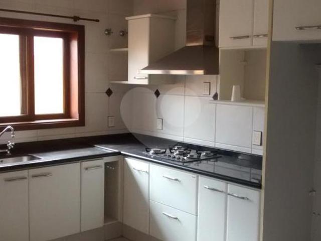 Condomínio com 3 quartos à venda em Rainha SP