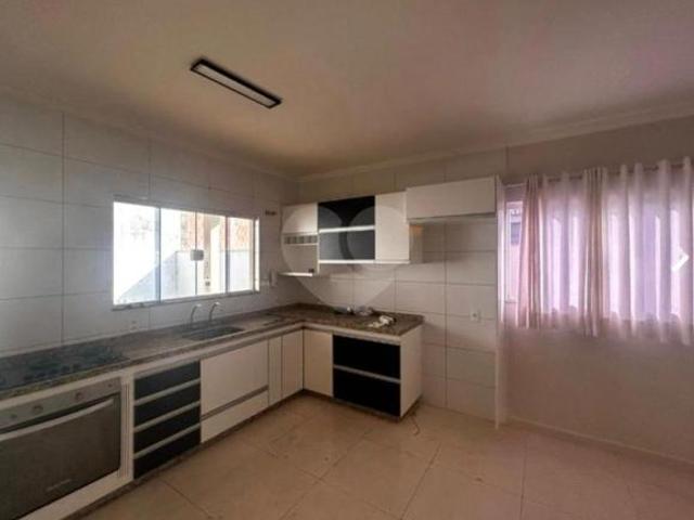 Casa à venda com 3 quartos, sendo 1 suíte, no condomínio Residencial Eldorado, São Carlos