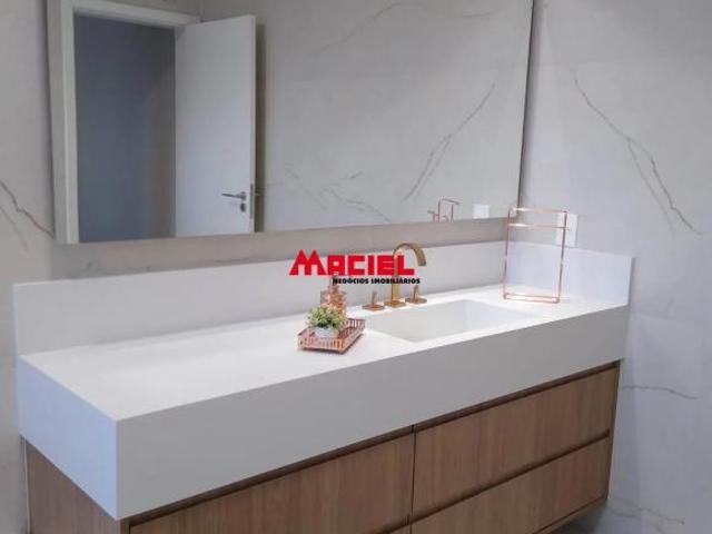 Condominio com conforto e natureza, 3 suites, 5 banheiros, lazer completo, repleta de armarios