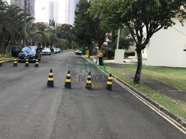 Condomínio com excelente