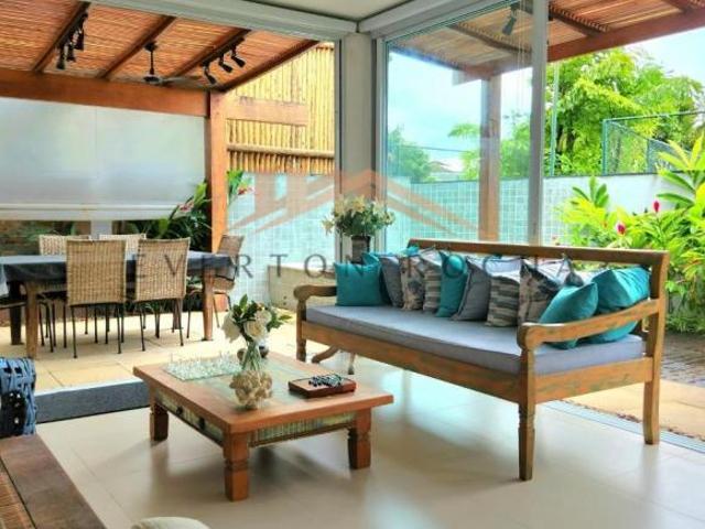 Condomínio com lazer completo Casa com 4 suítes e piscina para venda em Juquehy