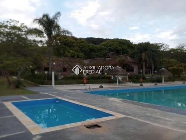 CONDOMINIO CONDADO SEVILHA! Terreno de esquina com 7 m x 21 m. Condomínio com churrasqueiras, pi