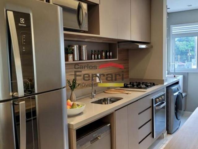 Condomínio de apartamentos com 2 dormitórios, 1 suíte, 1 vaga, próximo ao metrô Parada Inglesa