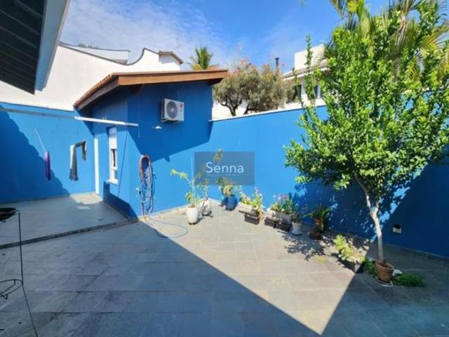 Condomínio de Luxo: Casa à Venda em Jundiaí SP, 3 Quartos, 1 Suíte, 2 Salas, 3 Banheiros, 4 Vagas