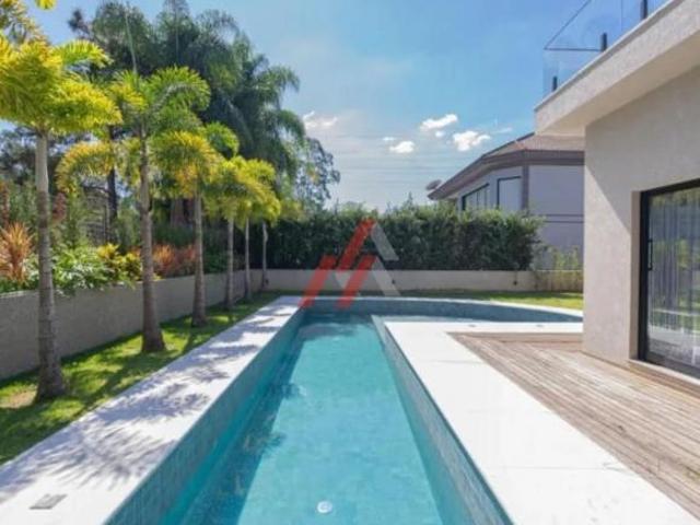 Condomínio de luxo em Tamboré: Casa com 6 suítes, 12 vagas e 750 m² em Santana de Parnaíba SP!