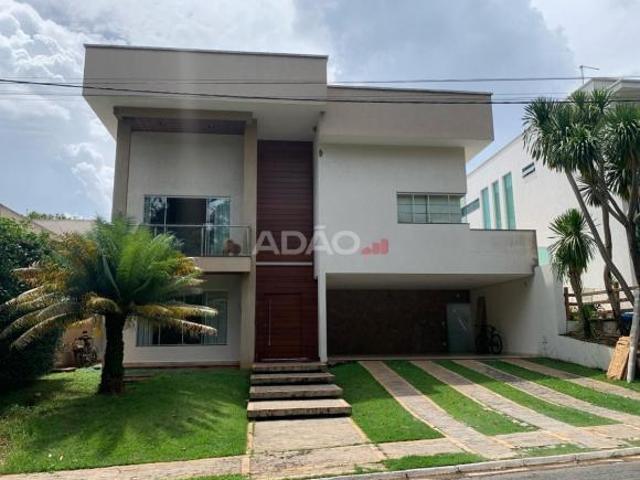 Condominio do Lago Casa em Condomínio com 4 Quarto s por R$ 2400000.00 no setor Condomínio do Lago