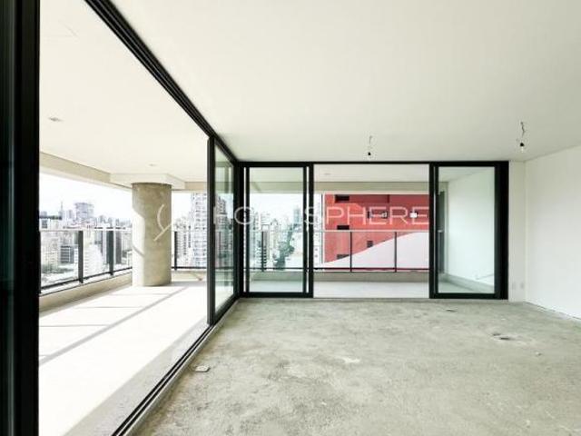 Apartamento à venda em Pinheiros, 230m², andar alto, 4 quartos, sendo 4 suítes, varanda gourmet, 3 v