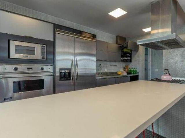 Condomínio Edifício Gibraltar – Apartamento de 239m² com 3 Dormitórios, 3 Suítes e 1 Vaga de Garagem