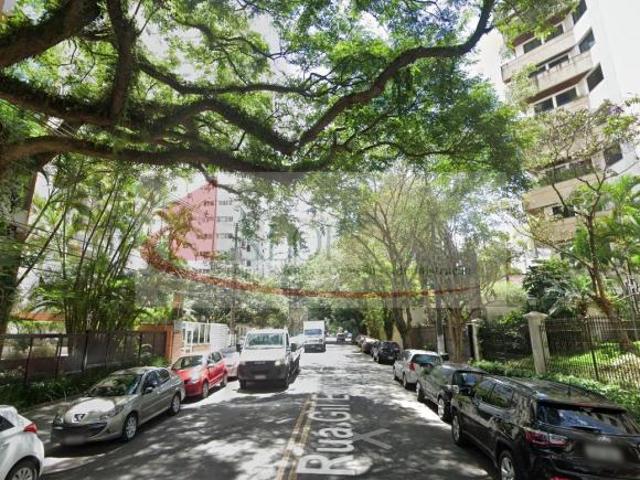 Condomínio em rua tranquila e arborizada predio com dez andares um apto por andar oportunidade no. C