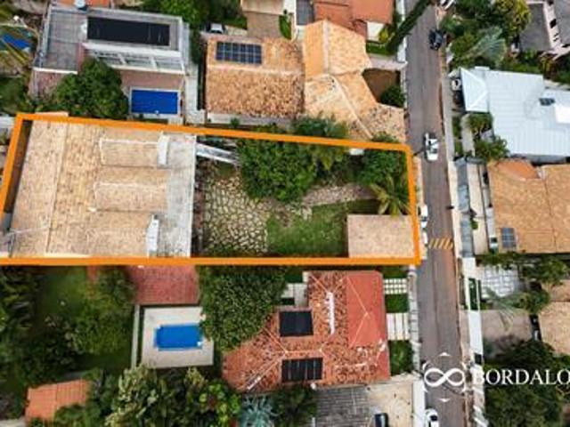 Condomínio Estância Jardim Botânico Lote Amplo no Condomínio Estância Jardim Botânico, com casa