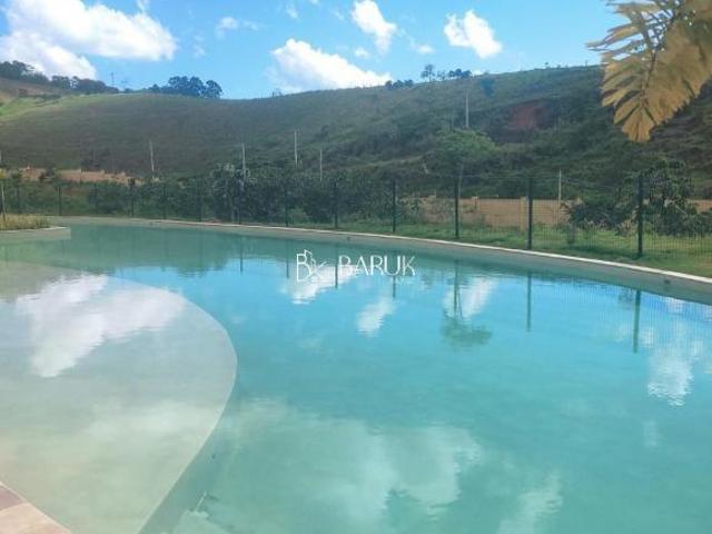 Condomínio Estrela Alta, terreno com 300 m2, excelente localização. Venha conferir!