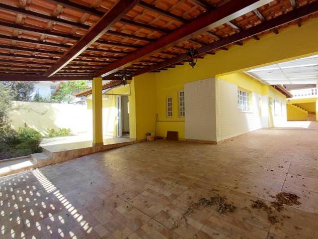 CONDOMÍNIO FECHADO CASA TÉRREA 300m² 3 SUÍTES 6 VAGAS VILA PIRAJUSSARA