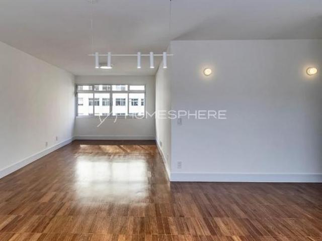 Condomínio Ferrara Rua Doutor Albuquerque Lins, 1184. Apartamento à venda reformado com 128m², 3 qua