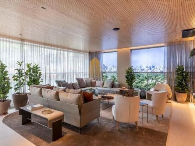 Condominio Gio Jardins no Jardim América, Apartamento de 178m² com 3 suítes, 2 vagas