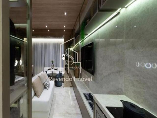 CONDOMÍNIO GRAND SQUARE LOCALIZADO NA REGIÃO DA SAÚDE, STUDIO DE 32M², POSSUI 1 DORMITÓRIO, 1 BANHEI