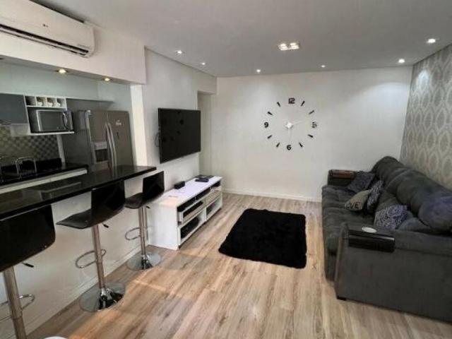 Condomínio Itajaí, Pinheiros Apartamento de 80m² com 2 dormitórios, 1 banheiro e 1 vaga