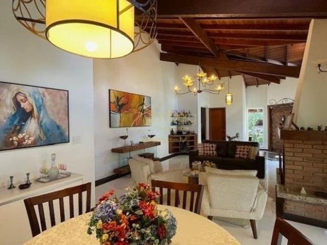 condomínio Iolanda casa com 550m² Área útil