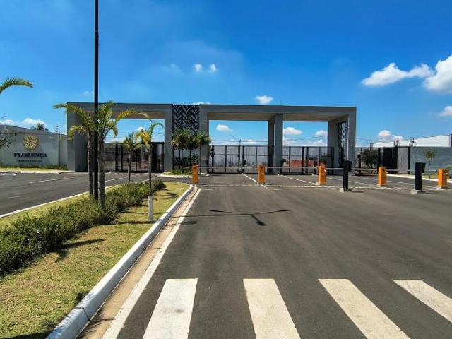 Condomínio Jardim Florença, lote de 300 m² com entrada + parcelas