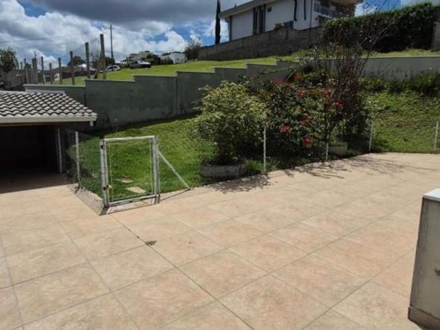 Condomínio Jardim Flamboyant Casa Térrea com 3 quartos, piscina e 6 vagas, em Bragança Paulista