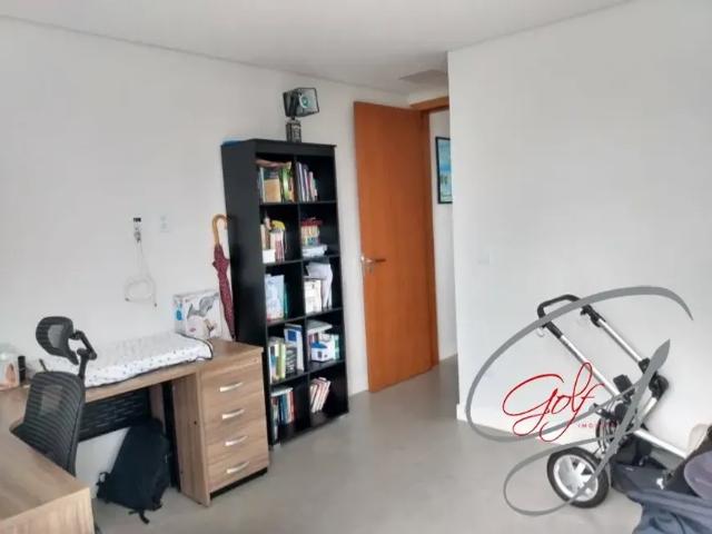 Condominio lago do sol, cotia. 3 suites. AC 350 M2. persianas eletricas. Piscina