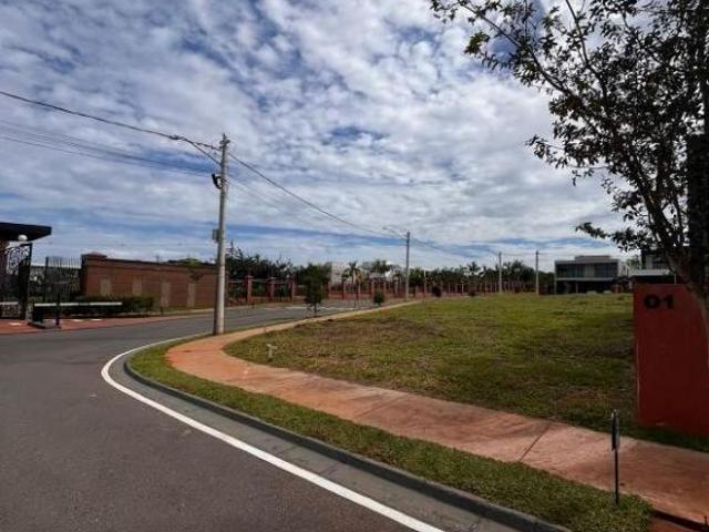 CONDOMINIO LE JARDIN 2 CONJ 01 LOTE ESQUINA 438M2 EXCELENTE LOCAL TORORO