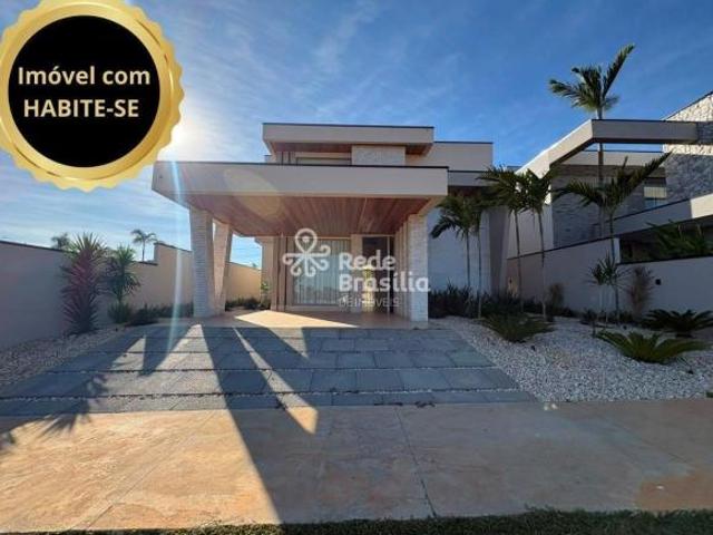 Condomínio Le Premier Casa à venda, com Habite se, moderna, com 3 suítes e área de lazer aconchega