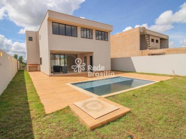 Condomínio Le Premier Residence Casa à venda, 4 quartos, sendo 3 suítes, Jardim Botânico