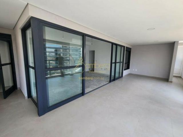 Condomínio PARQUE DA CIDADE Apartamento com 162m2, 3 Quartos,3 Suites e 4 banheiro e 3 Vagas