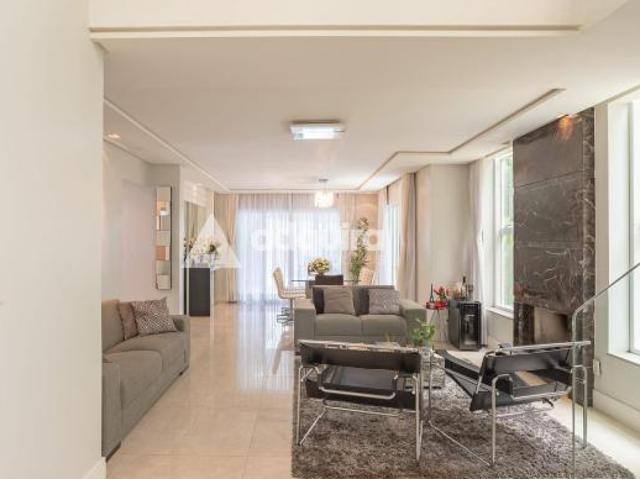 Condomínio Parque dos Franceses casa com aquecimento solar, 3 suítes, escritório, sala íntima, es