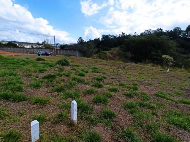 CONDOMÍNIO PARQUE IMPERADOR TERRENO COM TOPOGRAFIA PRIVILEGIADA