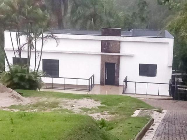 Condomínio Porta do Sol: Casa Moderna: 4 Dormitóriios