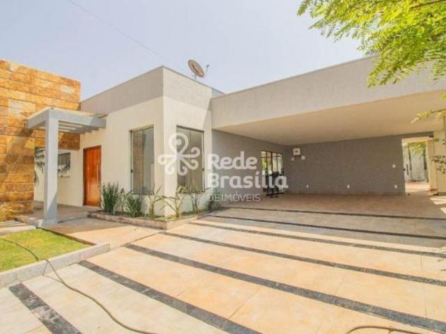 Condomínio Quintas do Trevo Casa à venda, 3 quartos, sendo 2 suítes e 1 semi suíte, térrea, com ár