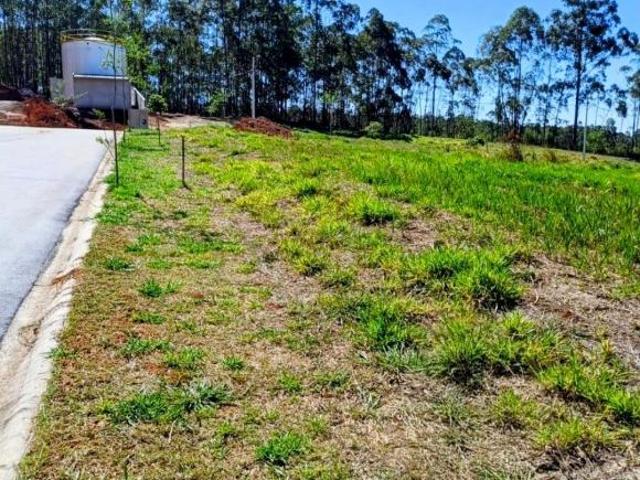 Condomínio Recanto da São Vicente Terreno com 300 m2, pertinho do Shopping e do Lago do Taboão