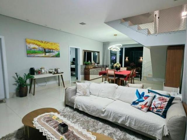 Condomínio Residencial Belvedere I em Cuiabá Sobrado 210m² com 3 Suítes 1 suíte c/ closet e Pisc