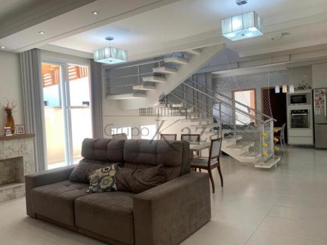Condomínio Residencial Jaguary 500m² 4 Suítes
